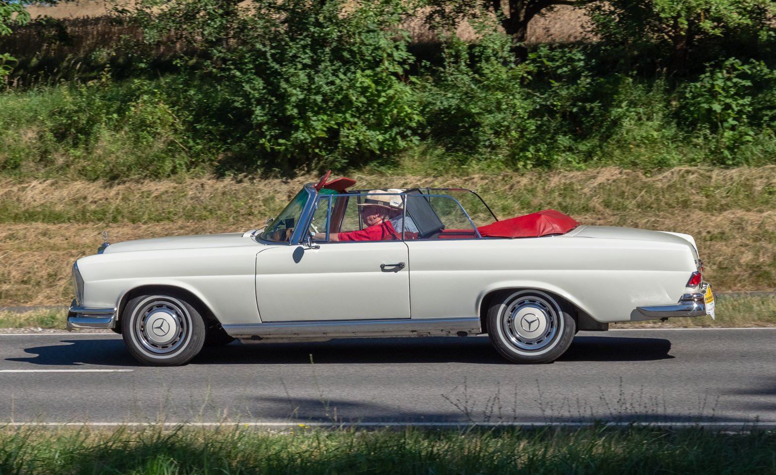 Mercedes-Benz W128 Cabriolet 220 SE (115 Hp)